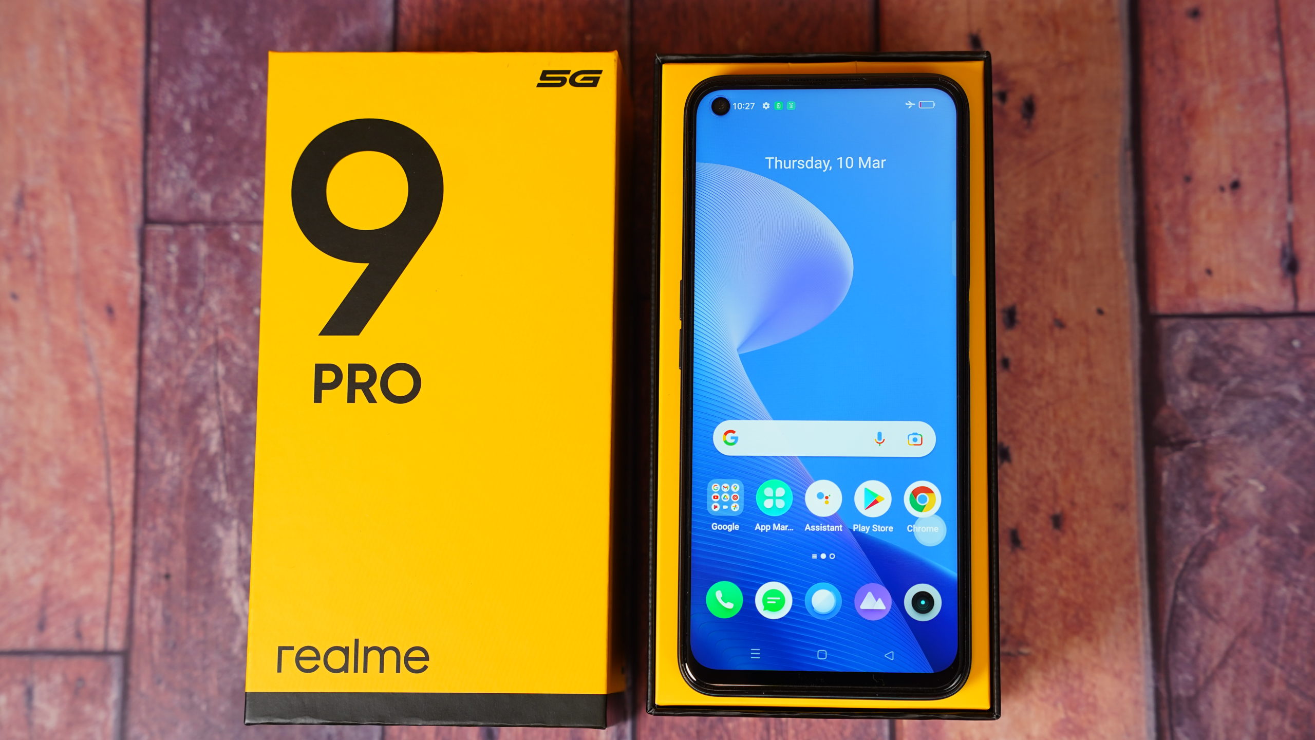 realme 9 Pro: Unboxing Experience & First Impressions! - Unbox Diaries