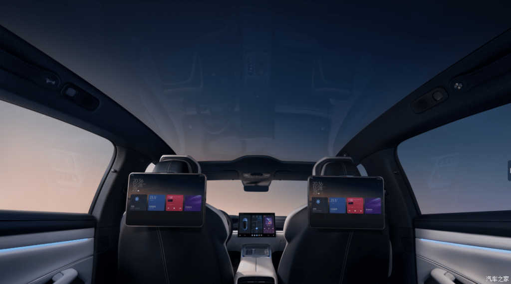 Xiaomi SU7 official interior revealed: Physical buttons, sports seats, HUD - Unbox Diaries